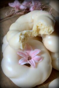 Gâteau torsadé au glaçage citron