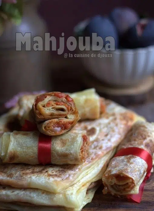 Mhajeb de Biskra : Crêpe Carré farcie aux Oignons
